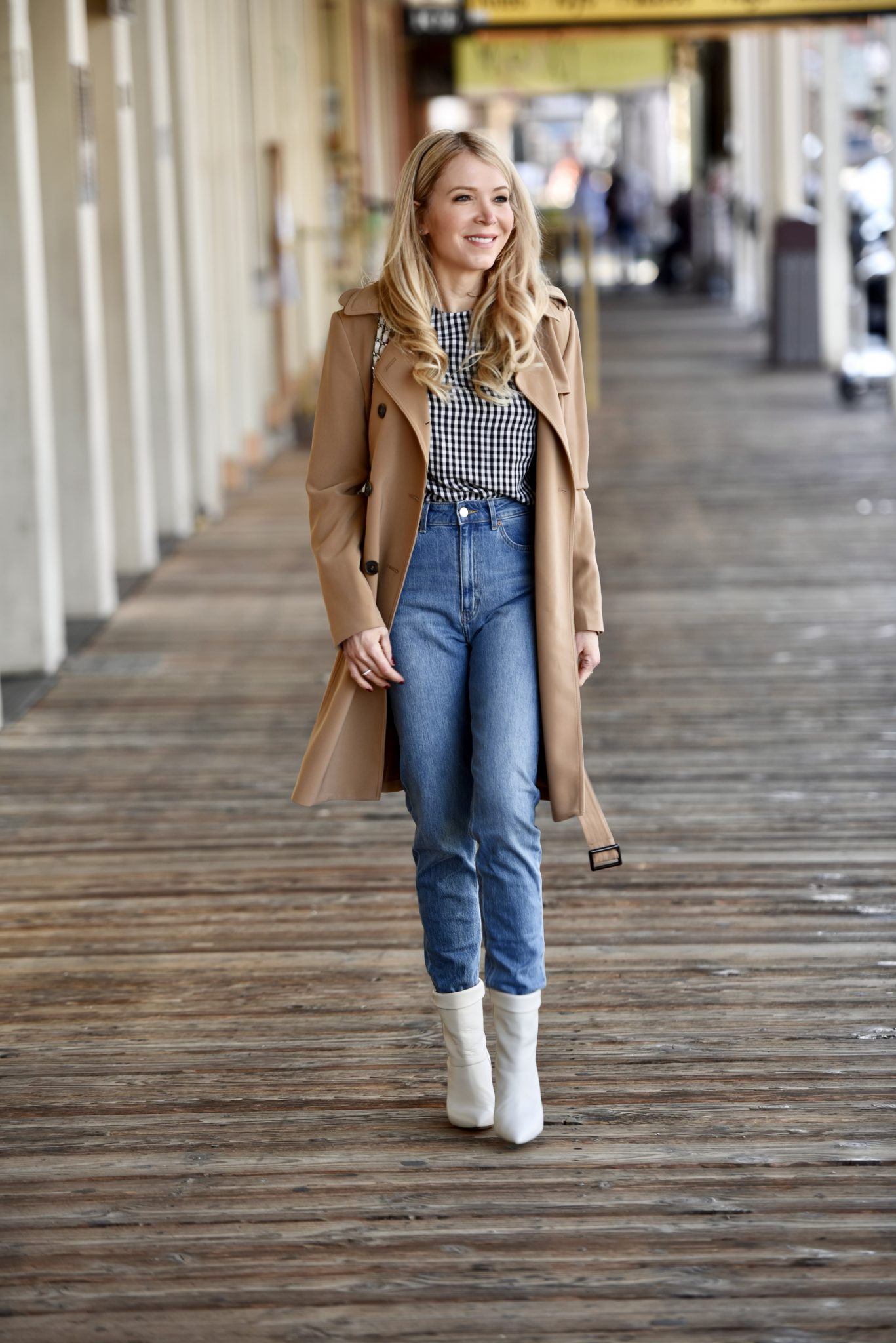 Two ways to wear spring's "layering trench" | About The Outfits